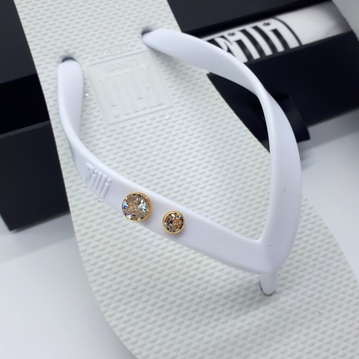Filli London Crystal Diamond - White Luxury Flip Flops – Ruby Rocks